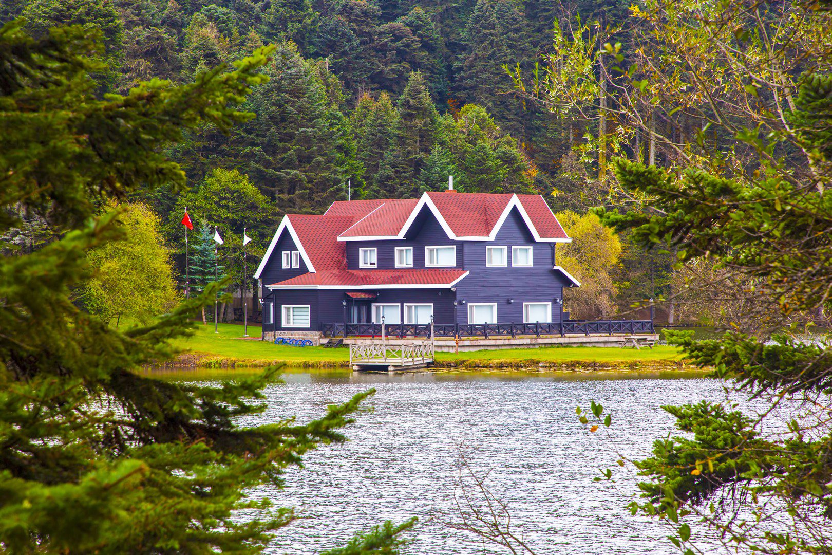 The Ultimate Guide to Buying and Owning Waterfront Cottages